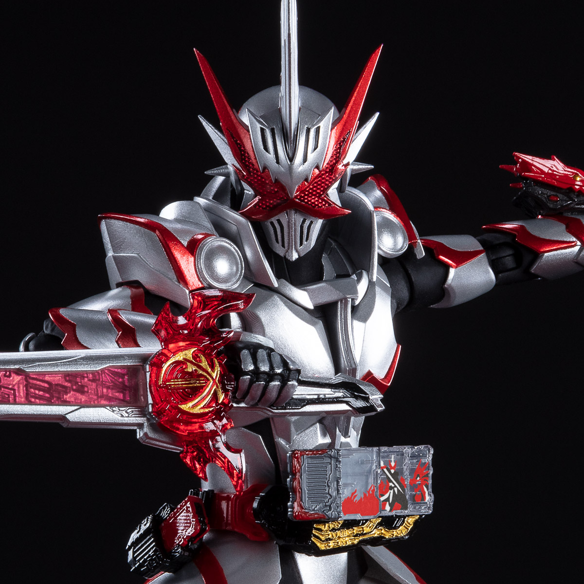 S.H.Figuarts KAMEN RIDER SABER DRAGONIC KNIGHT | Kamen Rider | PREMIUM ...